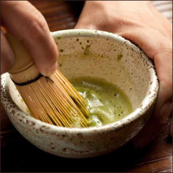 How to Whisk a Bowl of Matcha TEA